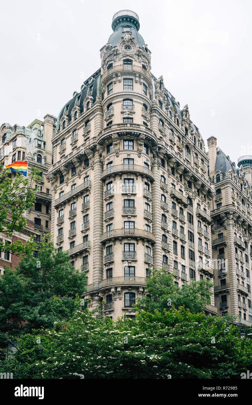 Historic architecture at 72nd and Broadway, in the Upper West Side of ...