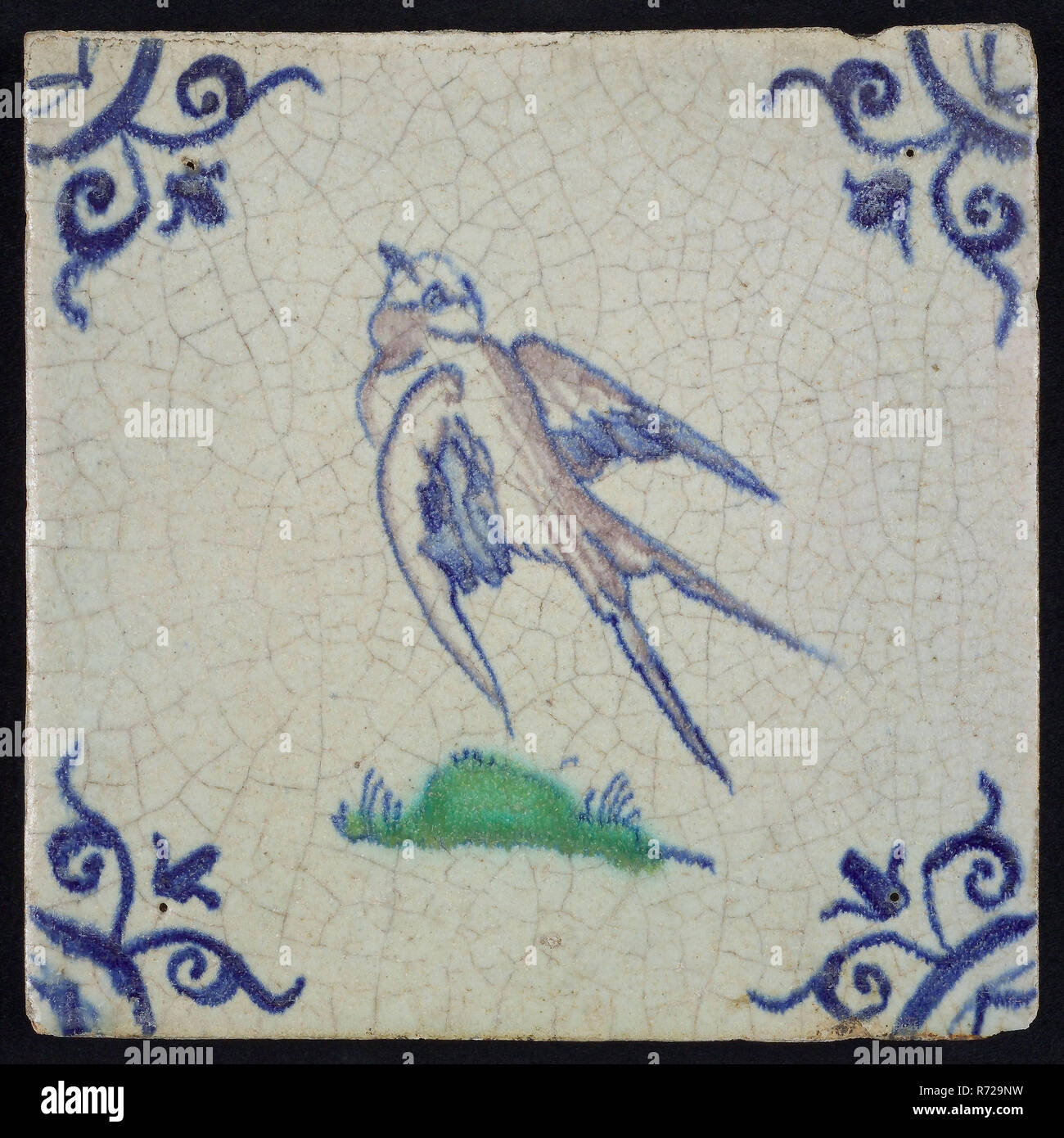 Green ceramic bird hi-res stock photography and images - Alamy