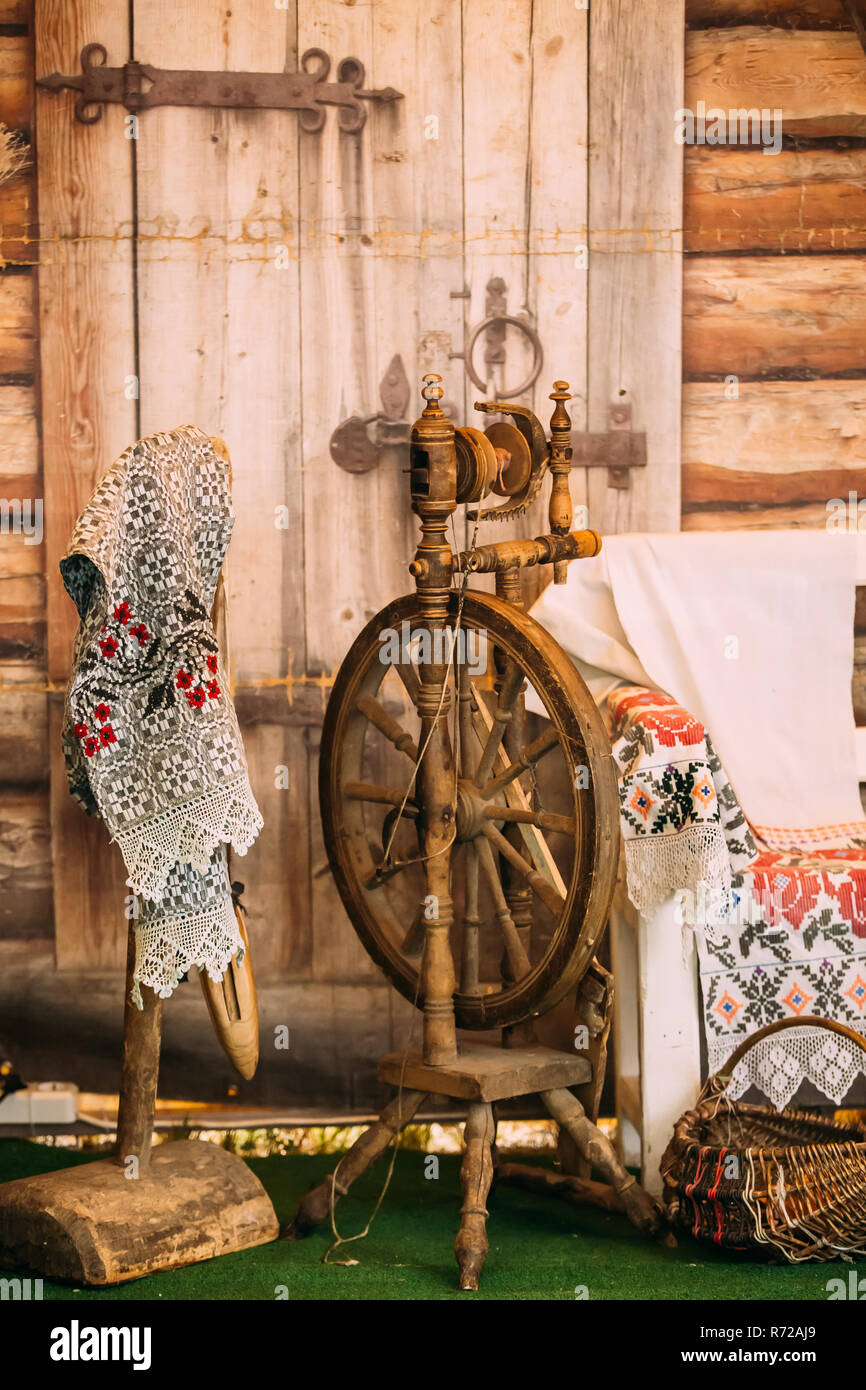 Wool spinning machine hi-res stock photography and images - Alamy