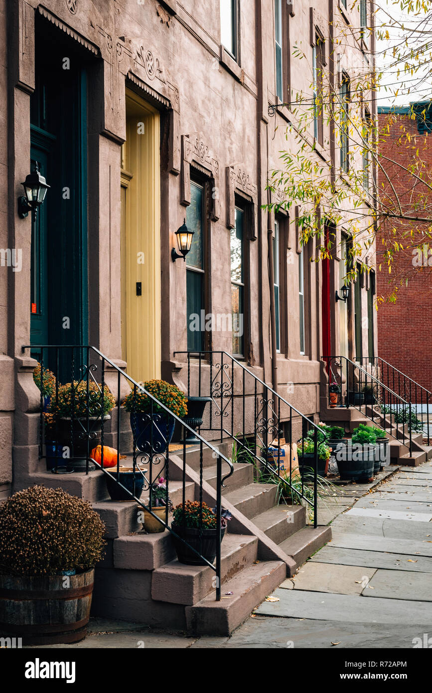 Row houses in Spring Garden, Philadelphia, Pennsylvania Stock Photo - Alamy