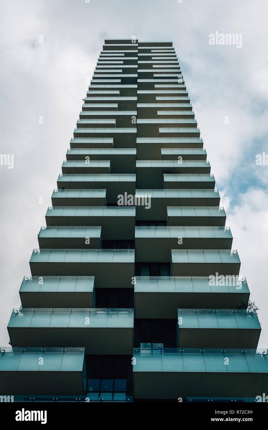 Modern architecture in milan hi-res stock photography and images - Alamy