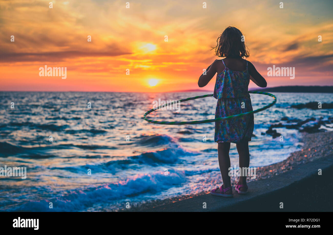 Children hooping hi-res stock photography and images - Alamy