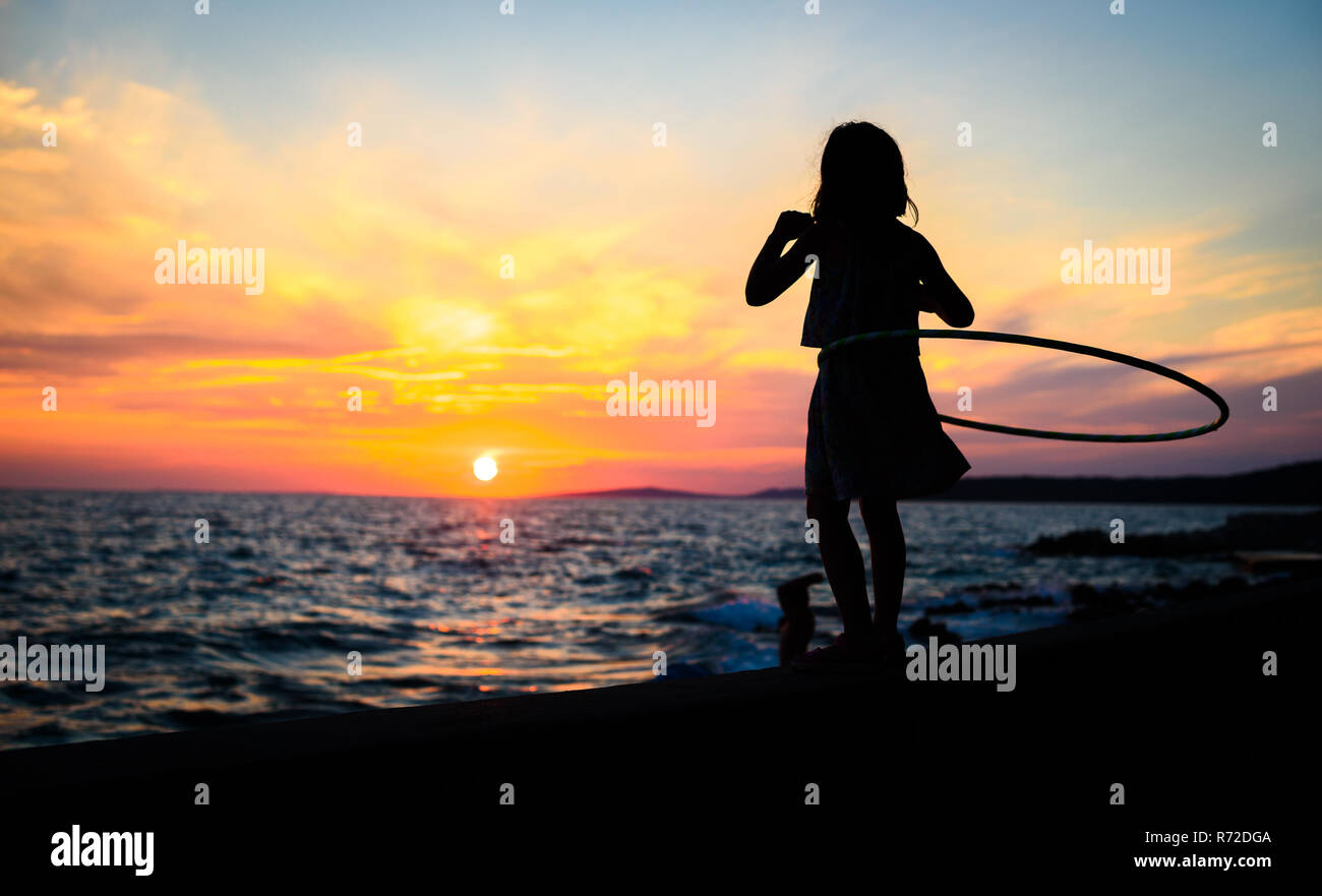 Children hooping hi-res stock photography and images - Alamy