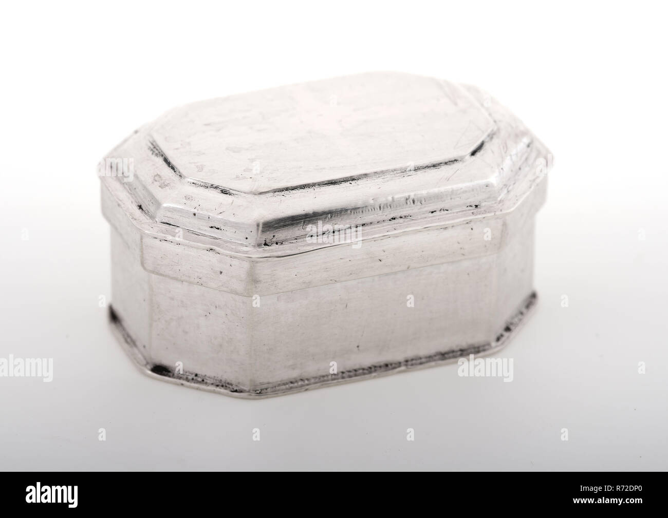 Eight sided box hi-res stock photography and images - Alamy