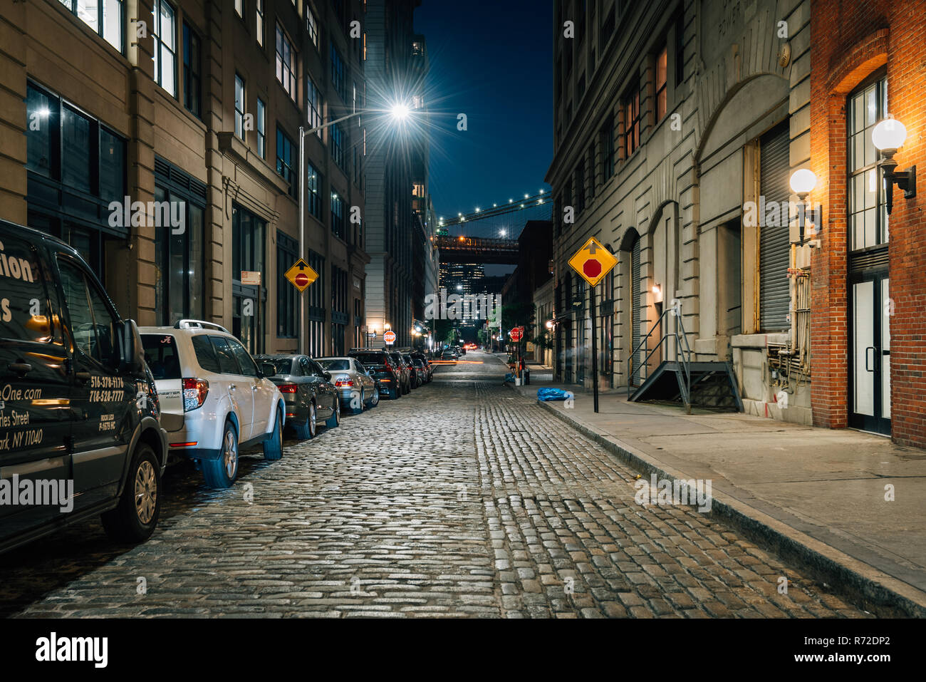 Cobblestone street at night in DUMBO, Brooklyn, New York City Stock ...