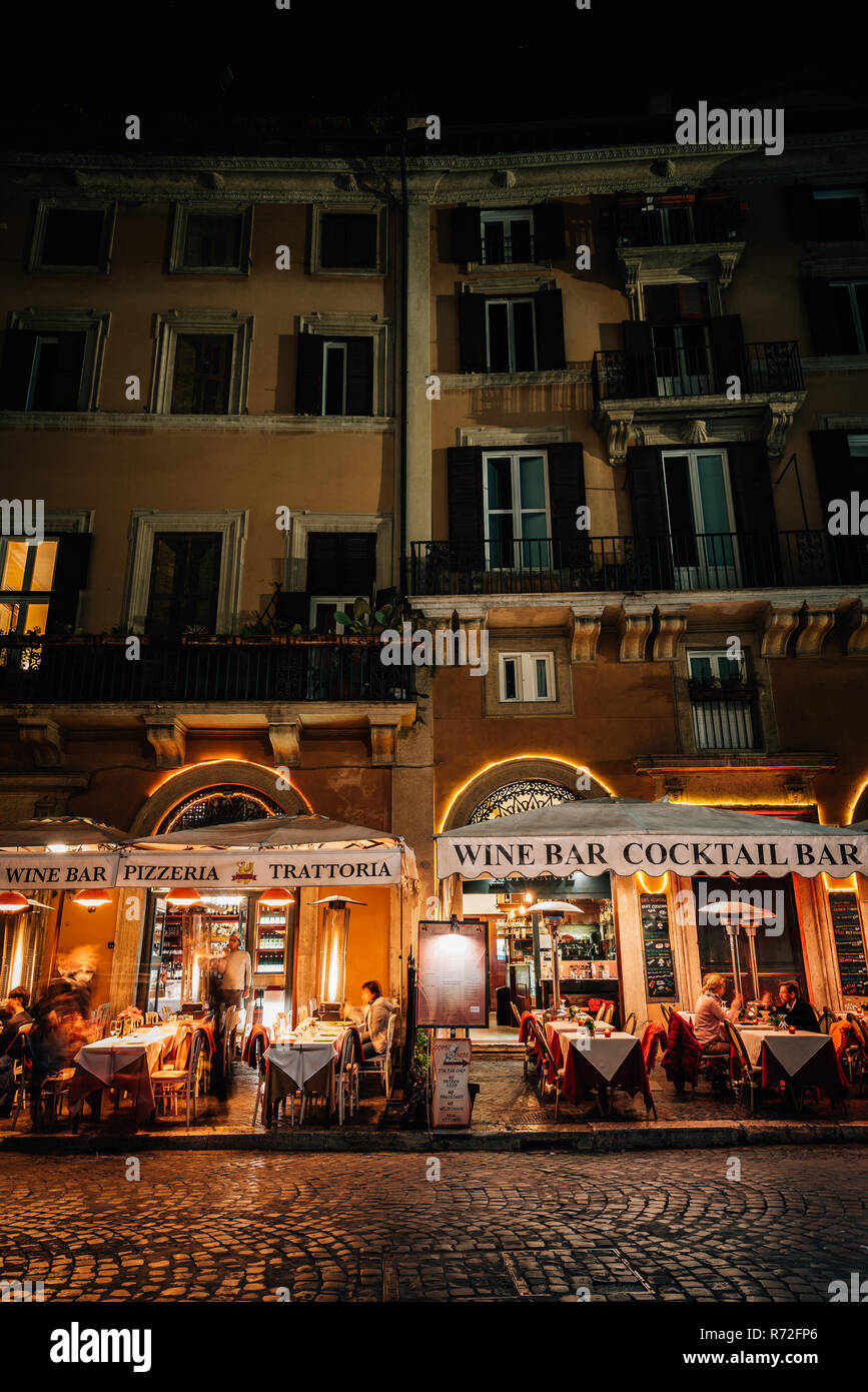 A restaurant at Piazza Navona, in Rome, Italy Stock Photo - Alamy