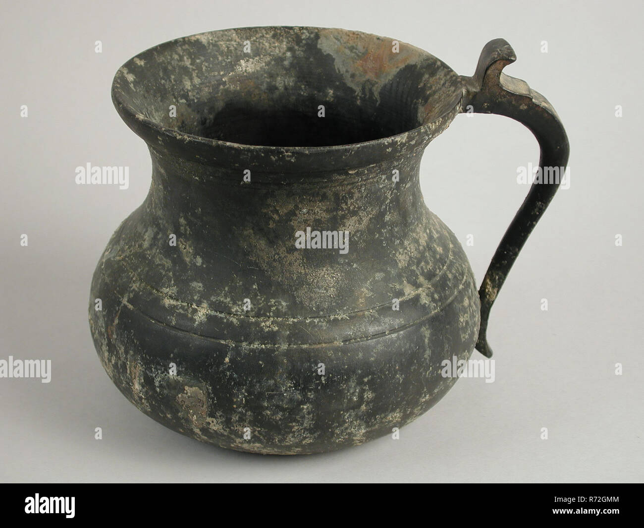 Tinsmith: IJsbrand Fransz 'van de Tin' Halling, Tin chamber pot with ...