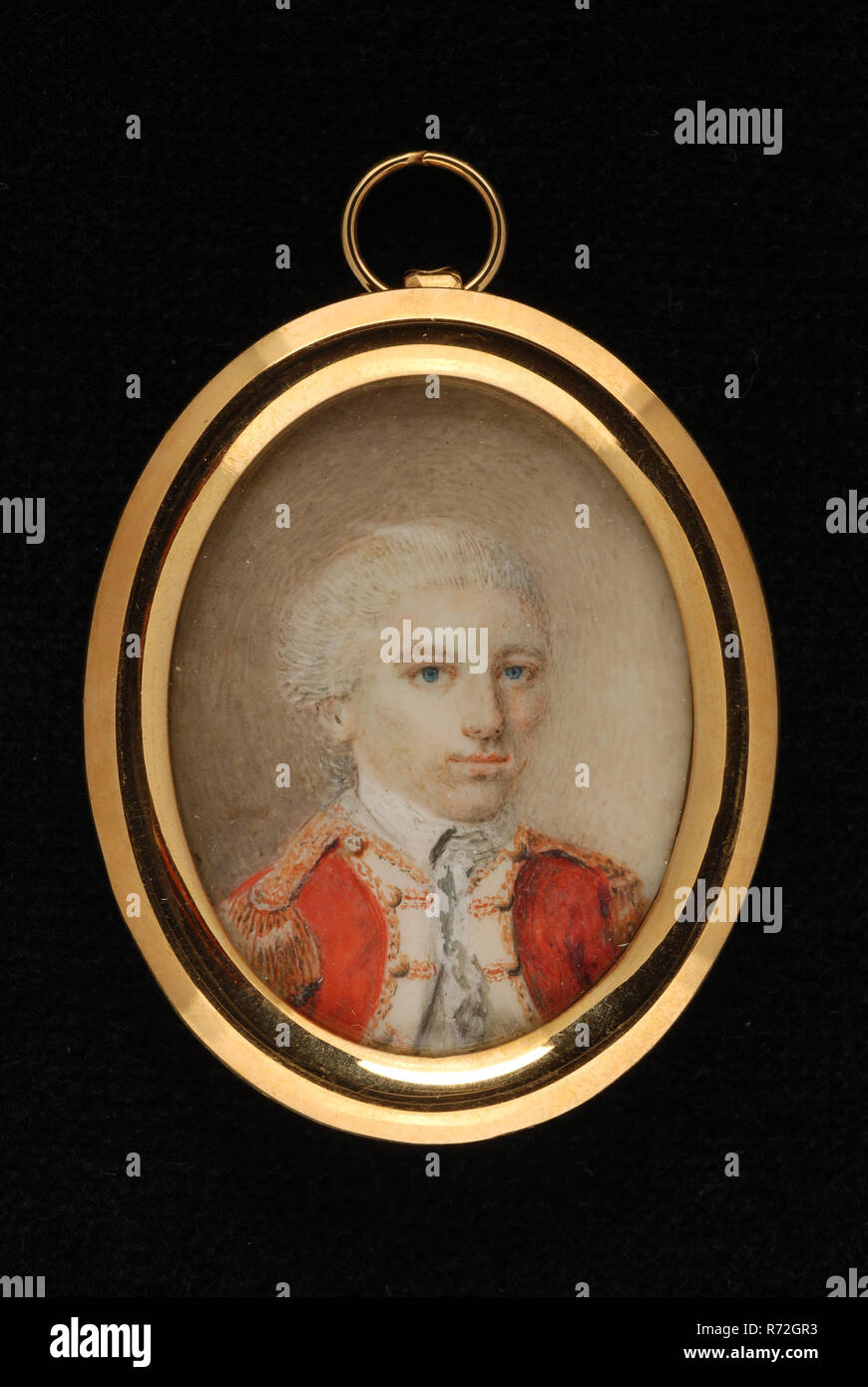 Oval ivory case hi-res stock photography and images - Alamy