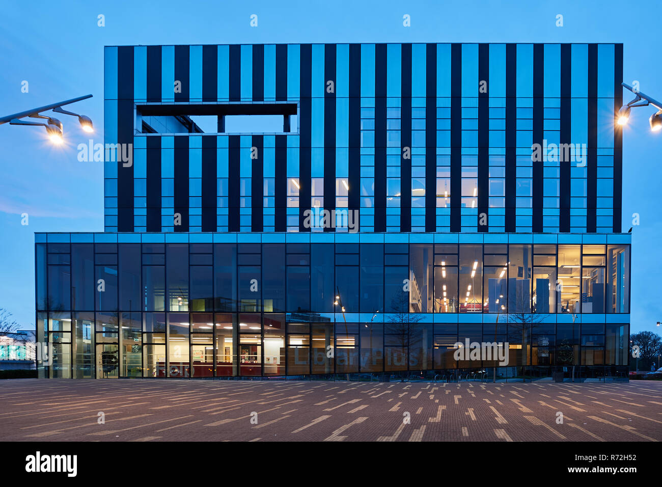 Office cube hi-res stock photography and images - Alamy