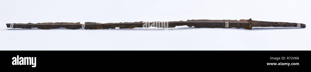 Remaining blade of ornamental weighing, blade epee part soil find iron ...