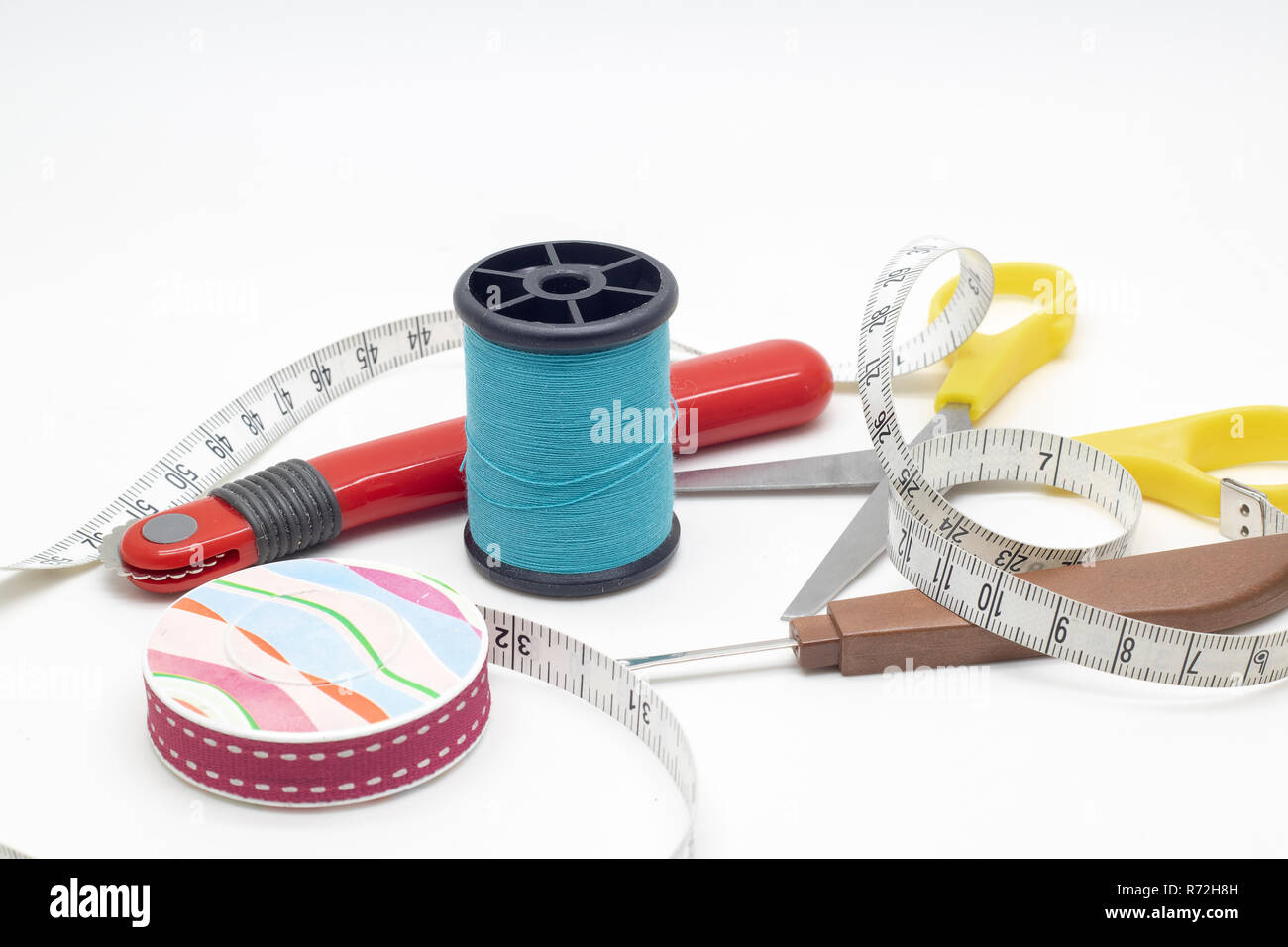 Stitch tracing wheel hi-res stock photography and images - Alamy