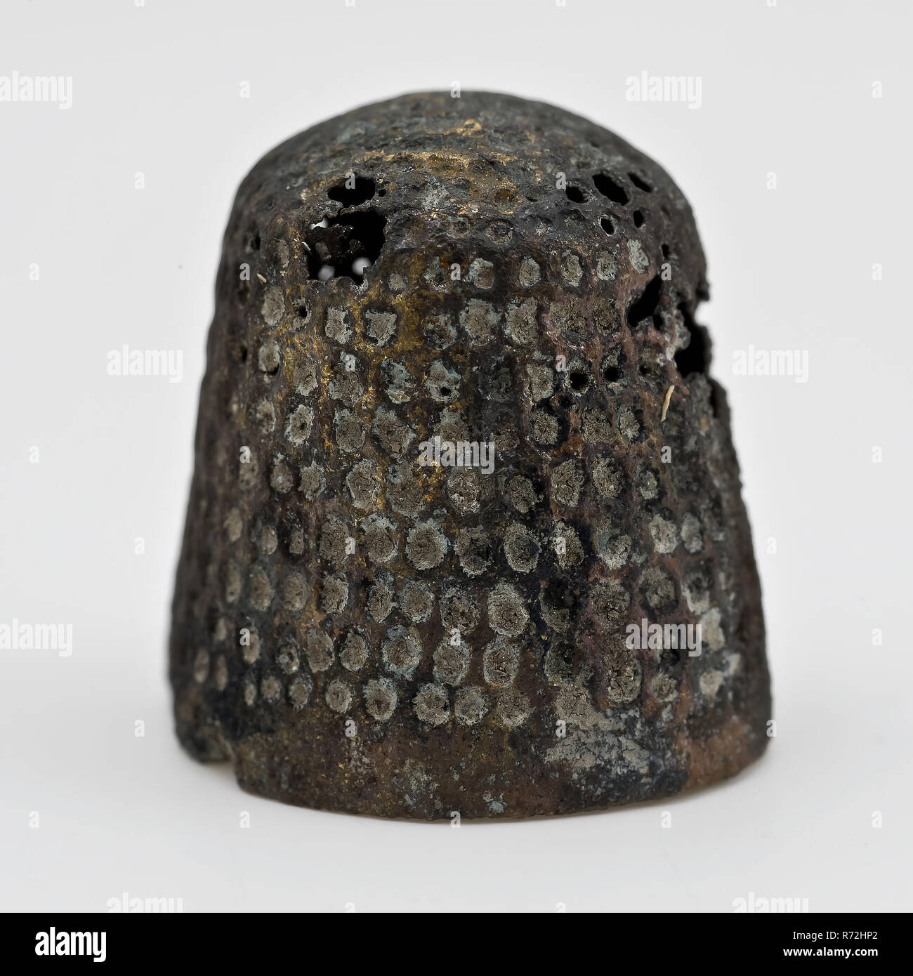 Copper pressed thimble, thimble sewing kit soil find copper metal h 2.8 ...