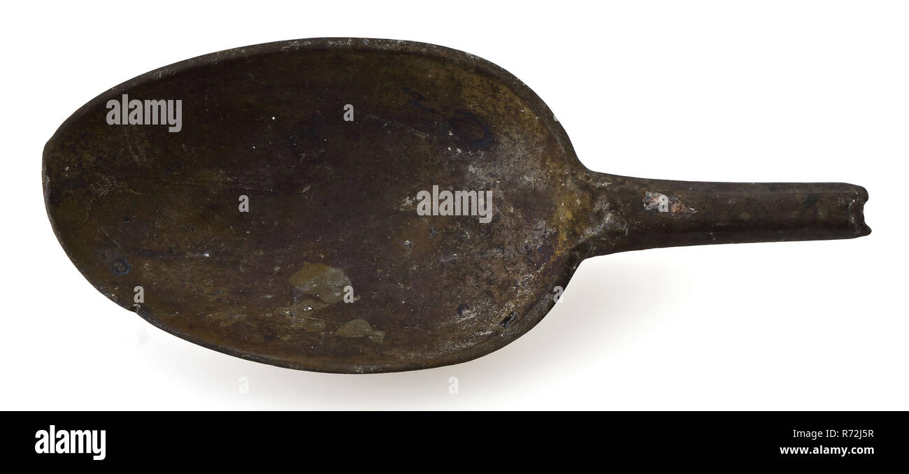 Spoon with elongated oval bowl, spoon cutlery soil find tin metal, cast ...