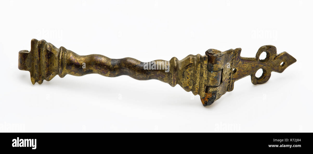 Hurled shape hi-res stock photography and images - Alamy