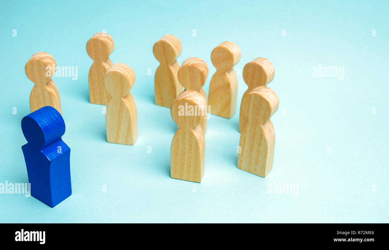 The leader communicates with the team and gives instructions. Business ...