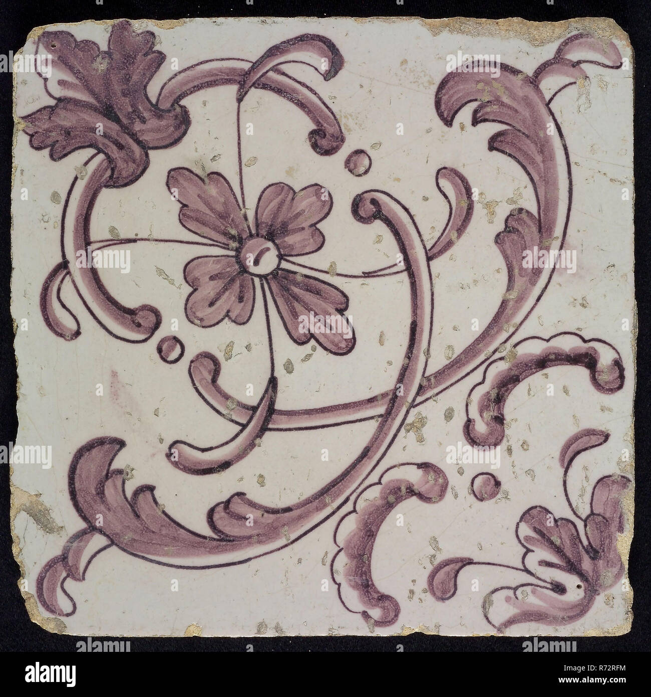 Purple ornament tile, diagonal decor, intersecting leaves, leaf with ...