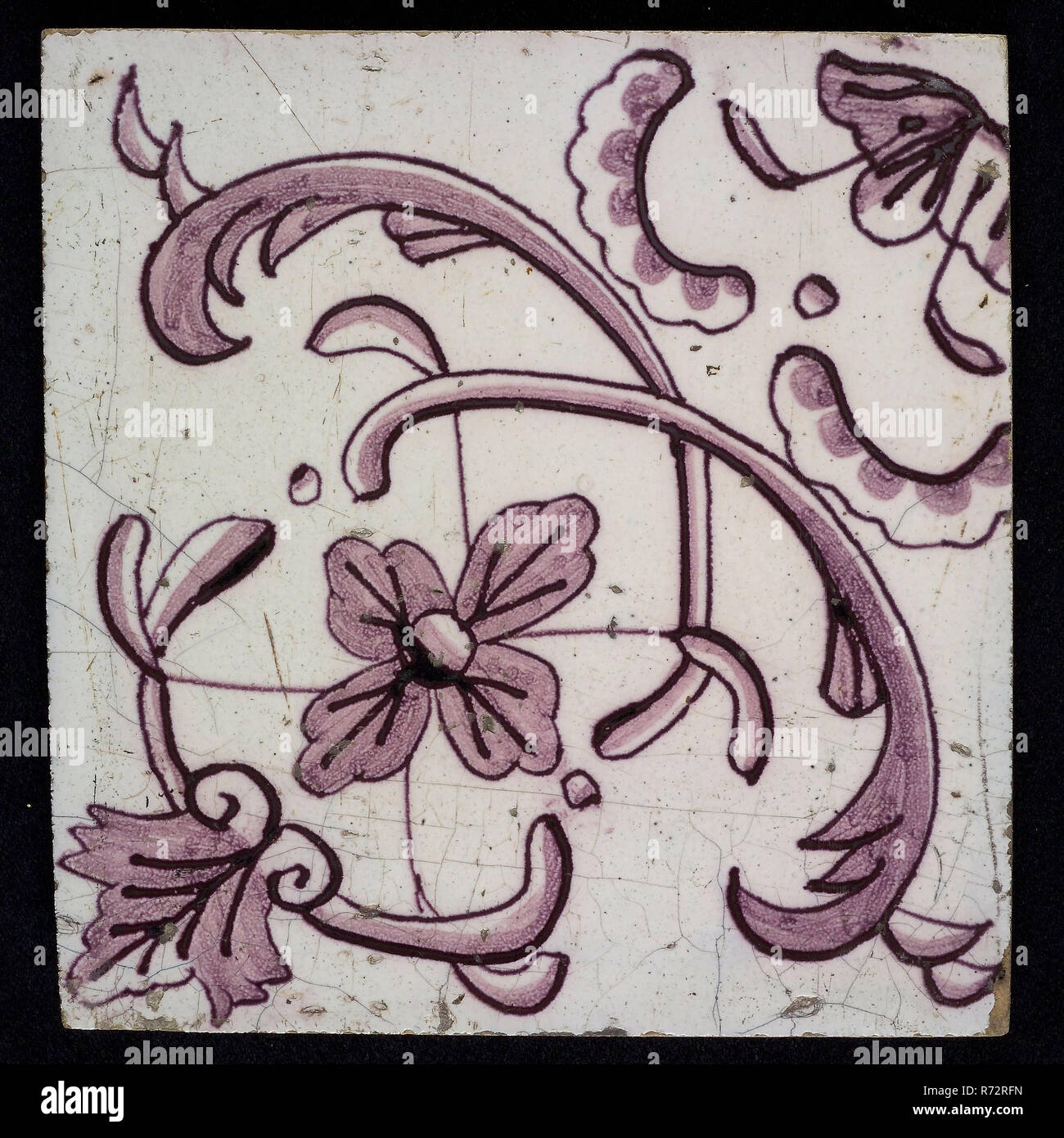 Purple ornament tile, diagonal decor, intersecting leaves, leaf with ...