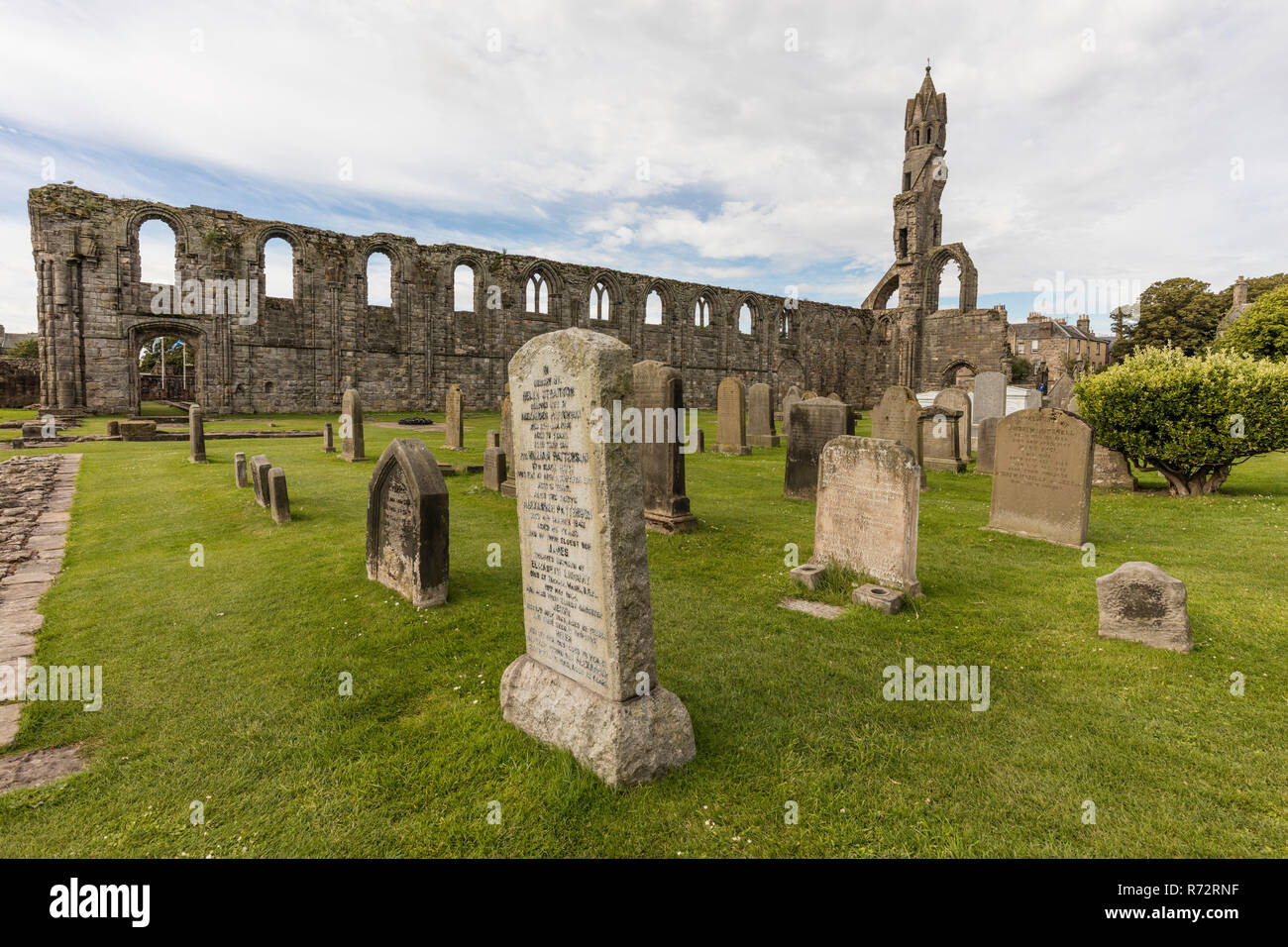 Ruined churches scotland hi-res stock photography and images - Alamy