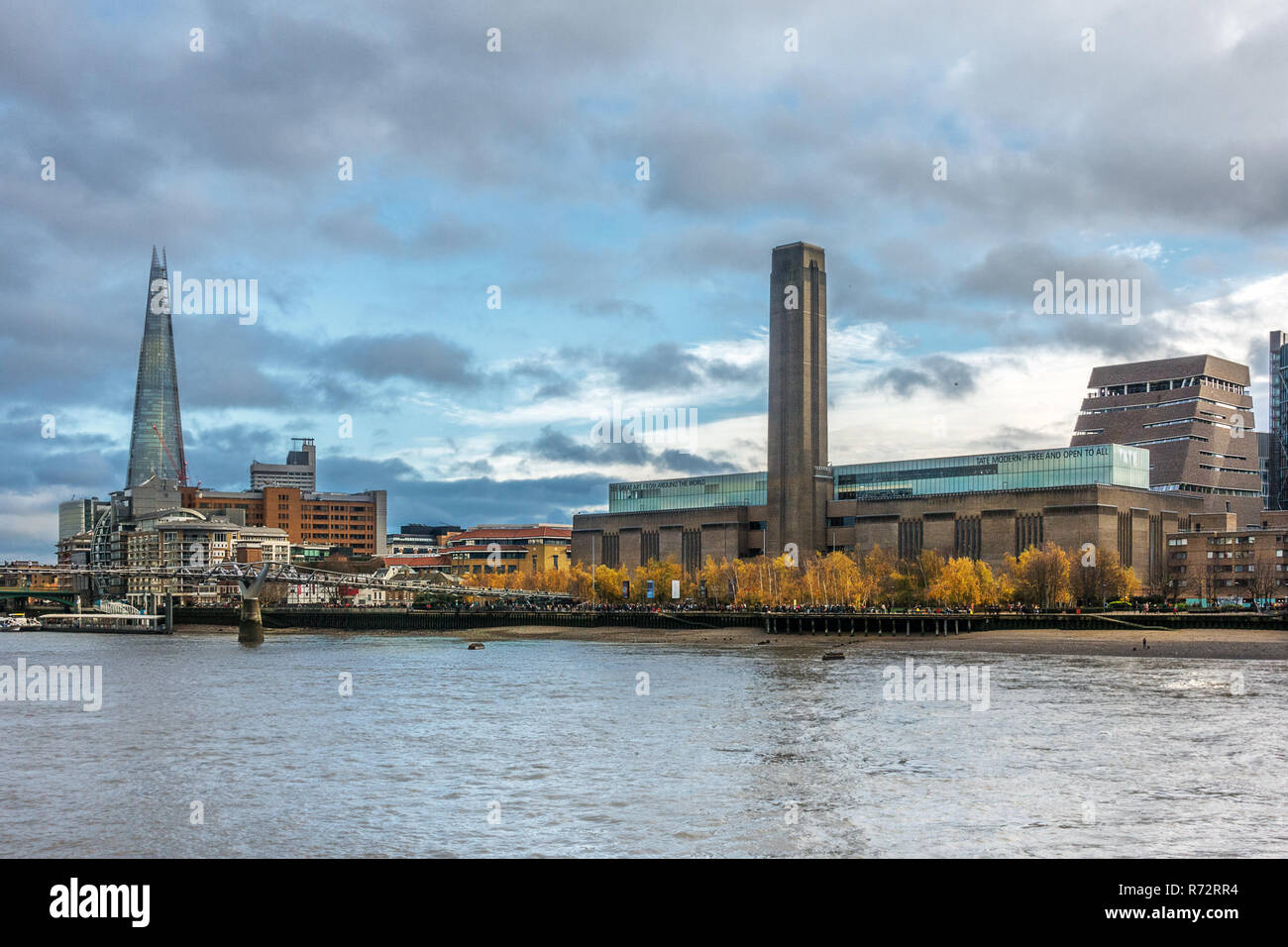 Tate modern in London Stock Photo - Alamy