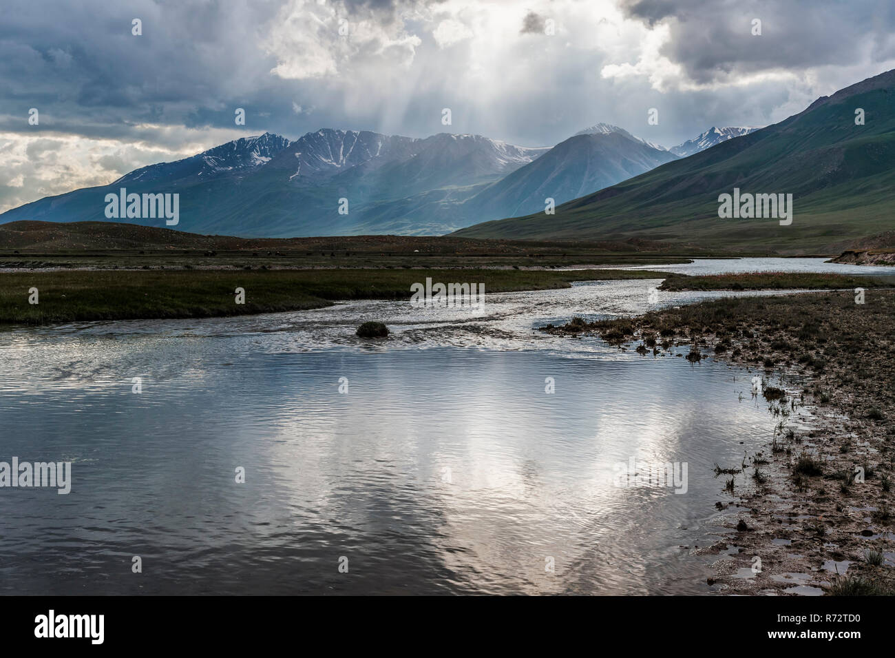 Sunrays over Naryn gorge, River, Naryn Region, Kyrgyzstan Stock Photo ...