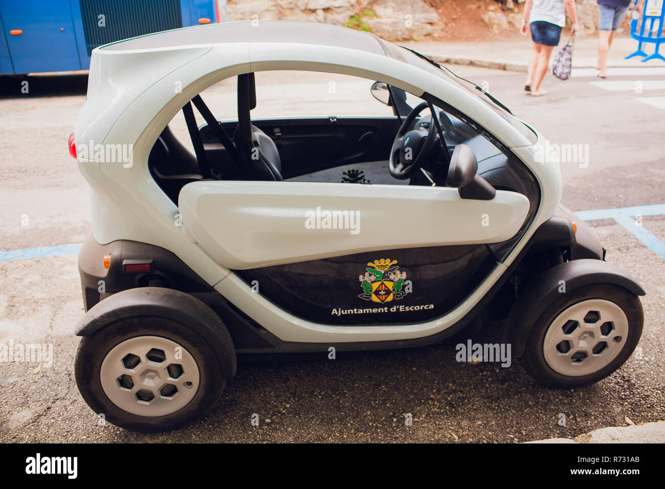 Renault twizy logo hi-res stock photography and images - Alamy