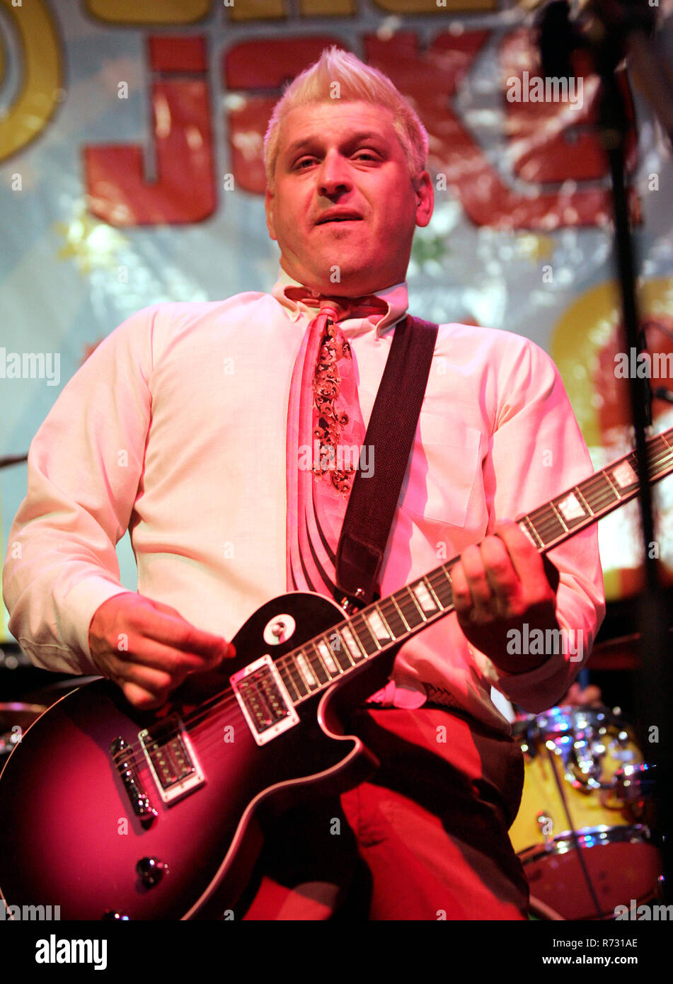 Chirs hi-res stock photography and images - Alamy