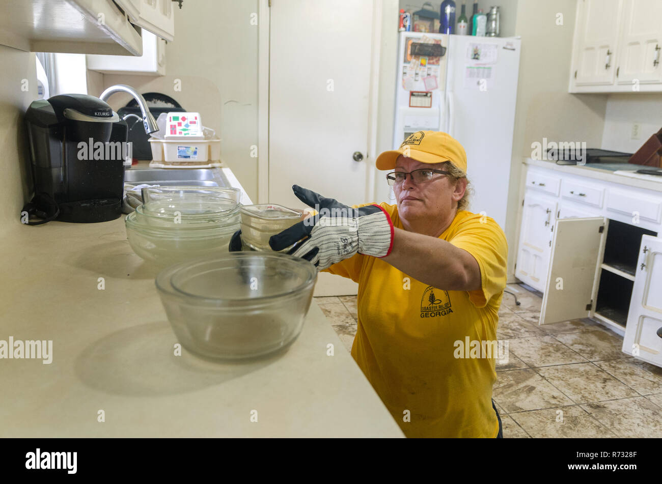 Flood house kitchen hi-res stock photography and images - Alamy