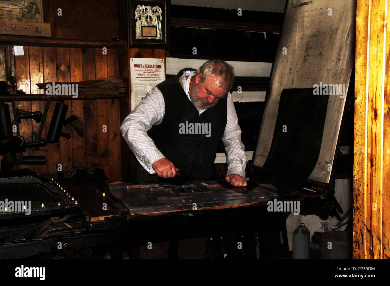 Victorian printing press hi-res stock photography and images - Alamy