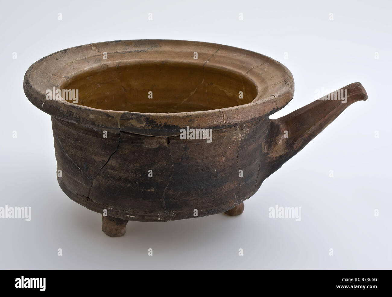 Cooking pot or saucepan on three legs, with short handle, cylindrical ...