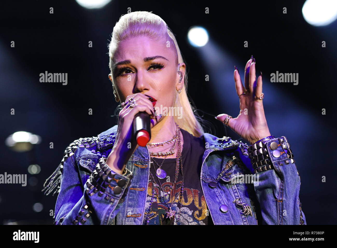 Gwen stefani and hi-res stock photography and images - Alamy
