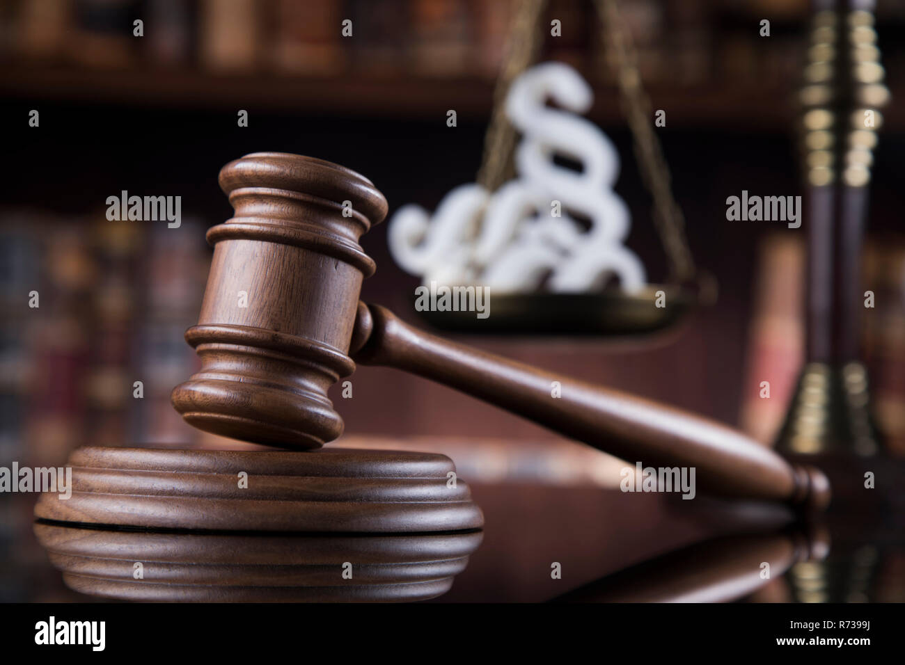 Paragraph, legal code and scales Stock Photo - Alamy