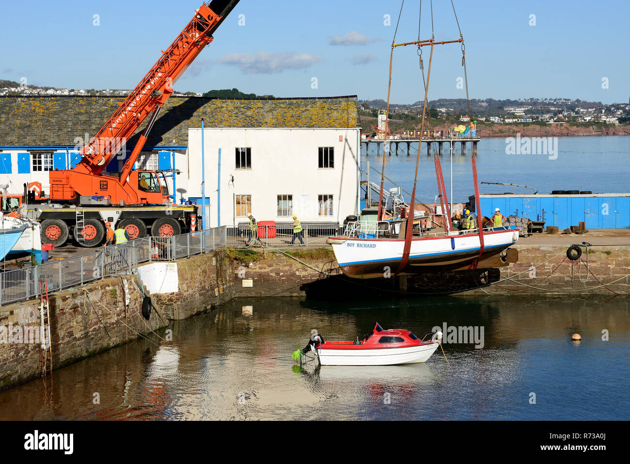 Dockside hoist hi-res stock photography and images - Alamy