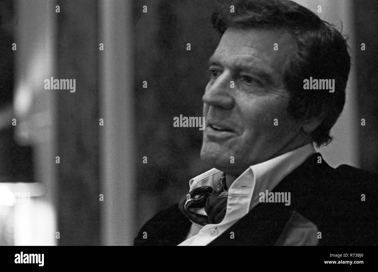 Helden, Helden - Musical mit Paul Hubschmid im Operettenhaus Hamburg ...