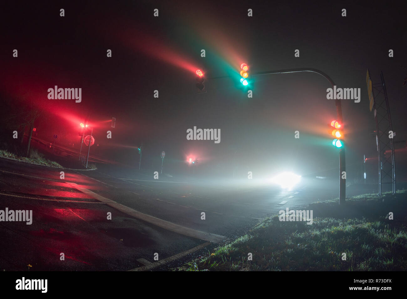 A night of light fog hi-res stock photography and images - Alamy
