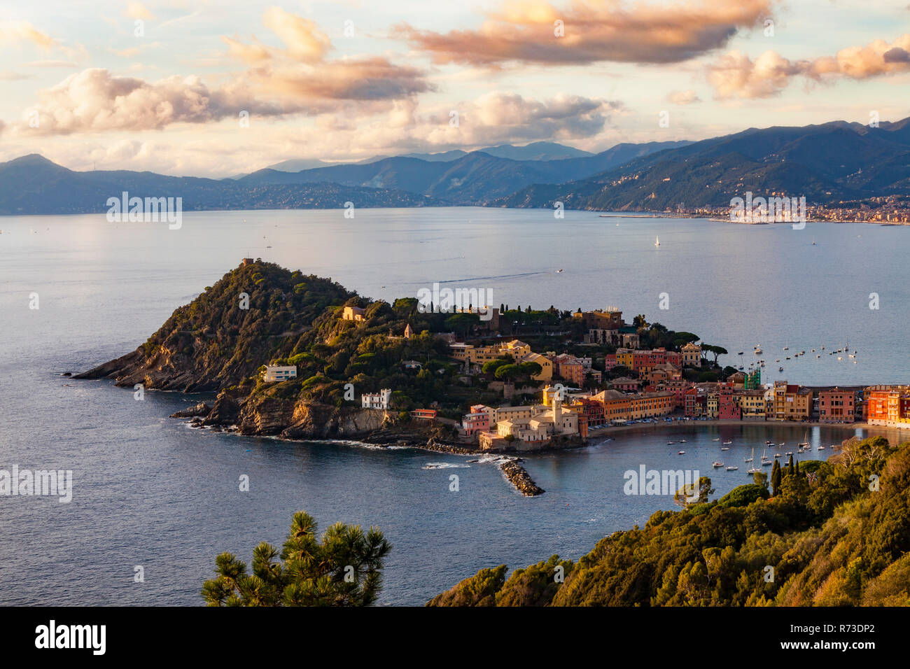 Sestri levante hi-res stock photography and images - Alamy