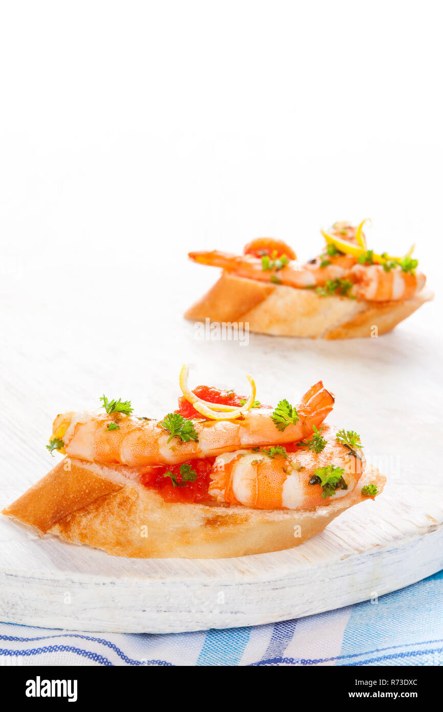 Shrimp snacks with bread Stock Photo - Alamy