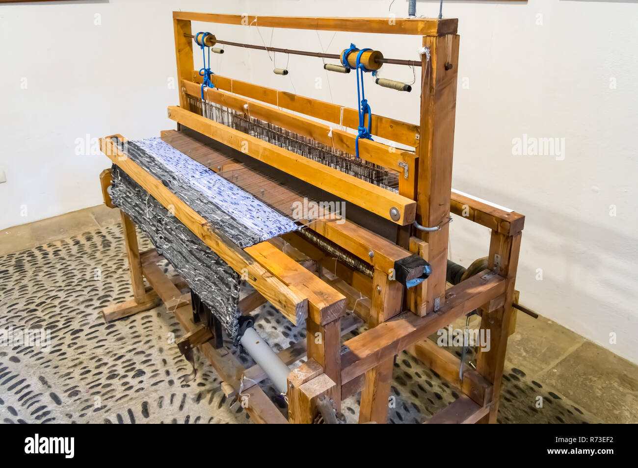 Shuttle loom automatic hi-res stock photography and images - Alamy
