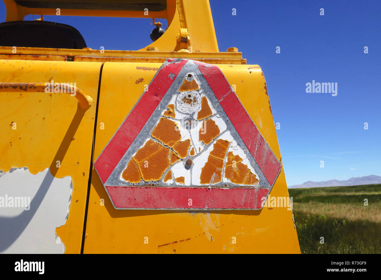Yellow triangle warning sign vector hi-res stock photography and images ...