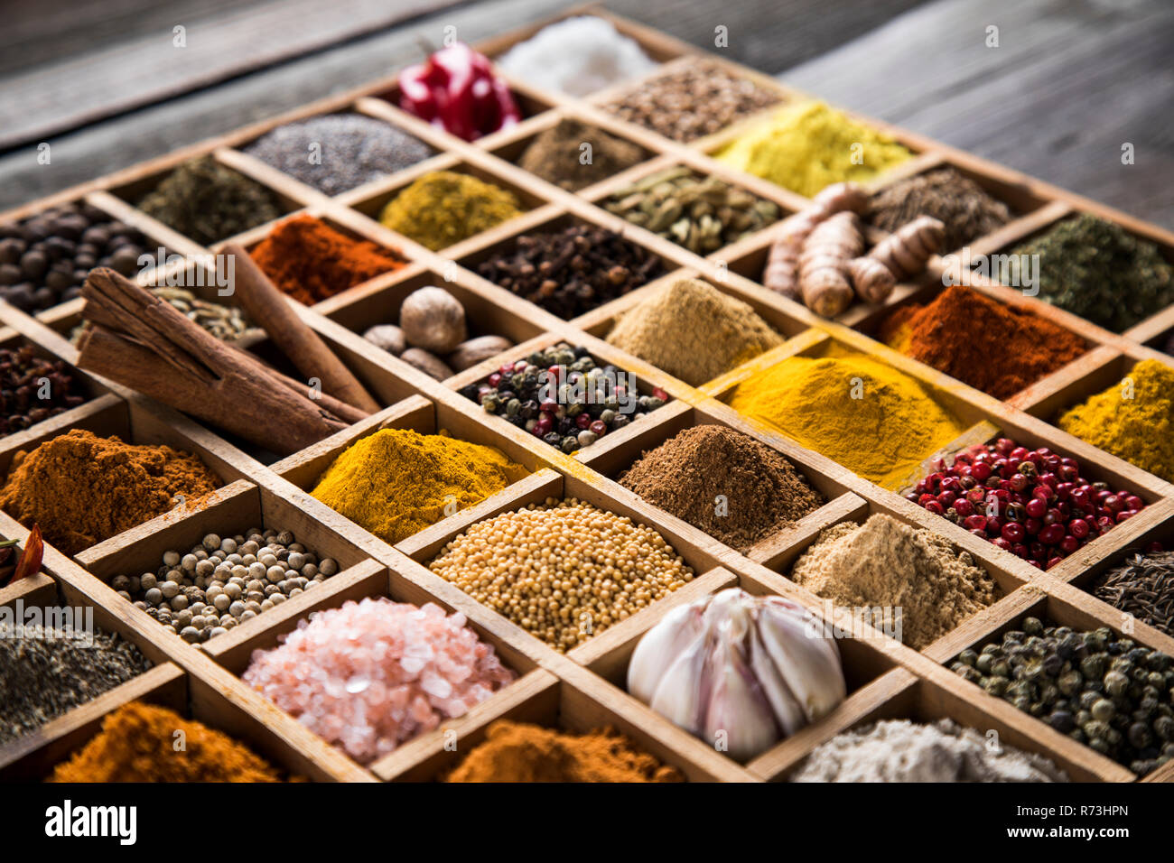 Assorted Spices in a wooden box Stock Photo - Alamy