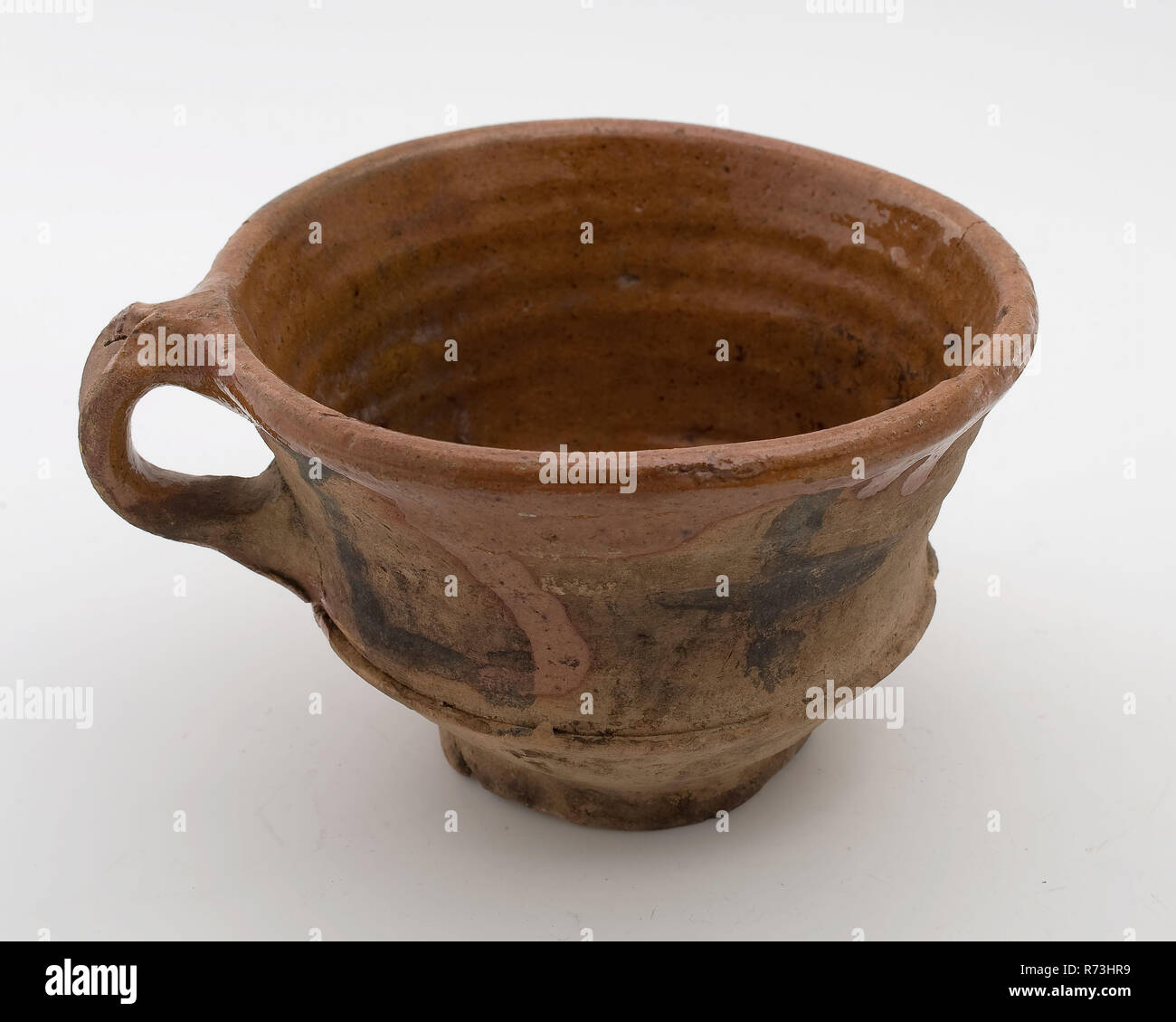 Earthenware bowl, red shard, internally glazed, bandoor, porcelain crockery holder soil find ...