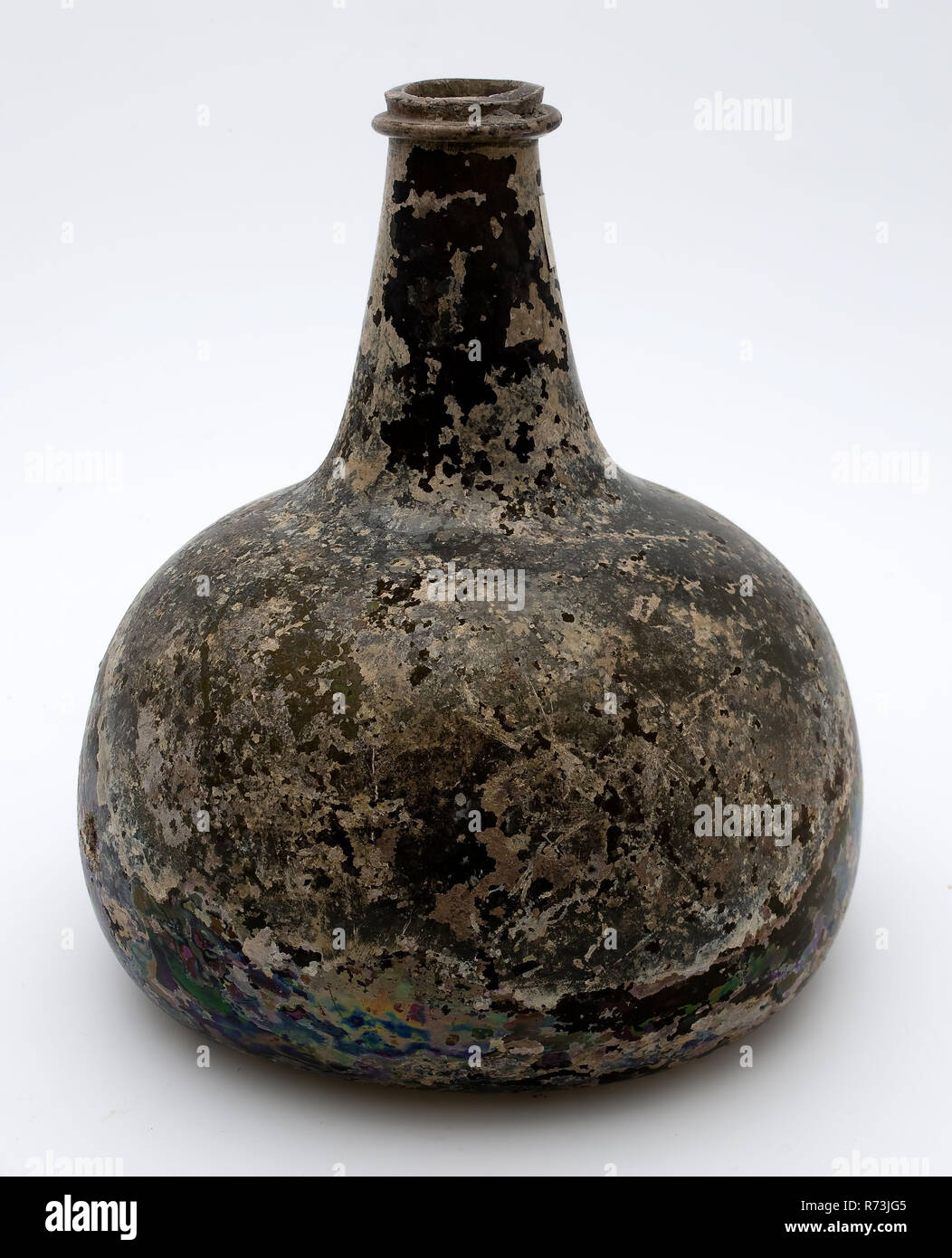Deep pontil hi-res stock photography and images - Alamy