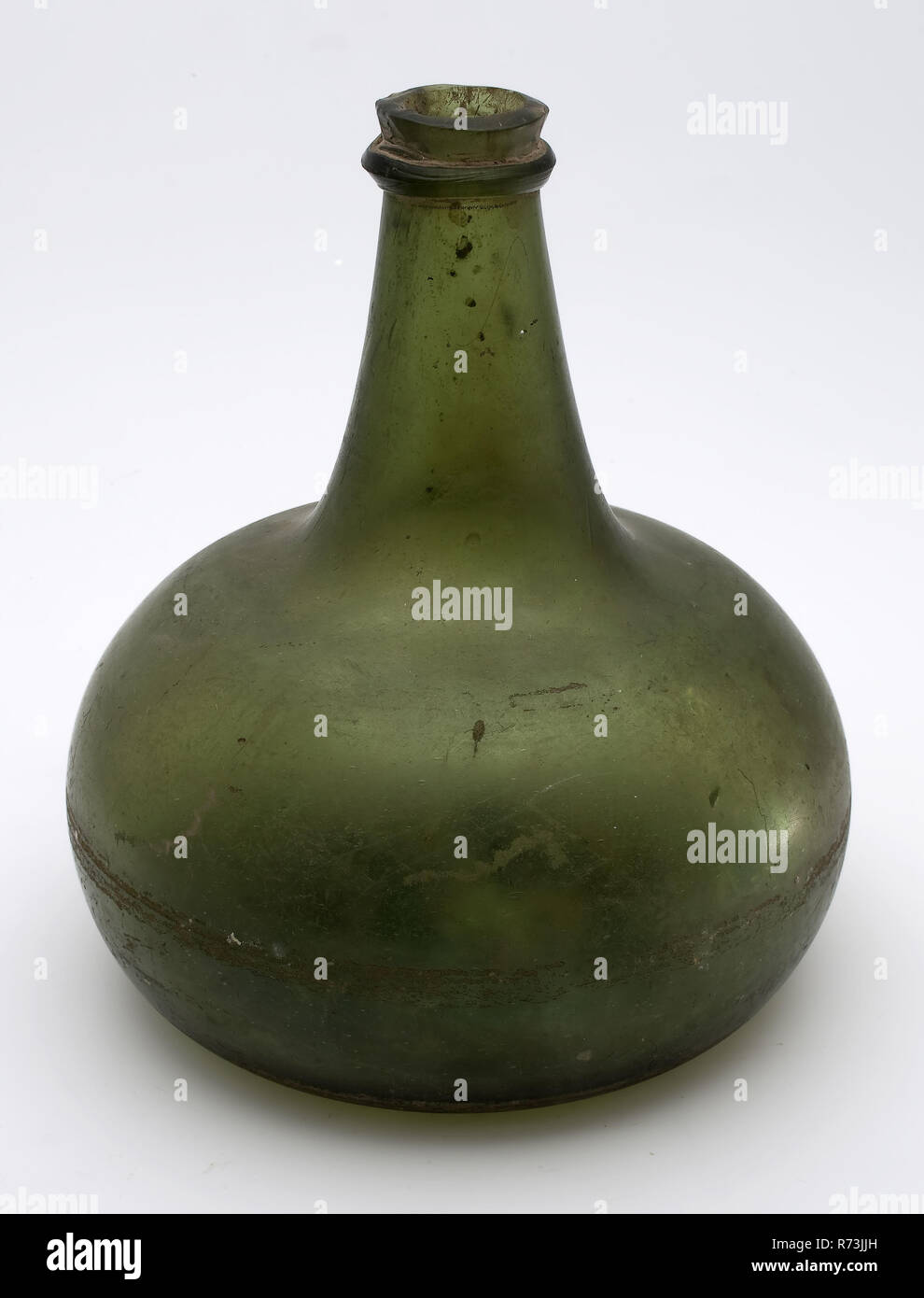 Sloping Shoulders Stock Photos & Sloping Shoulders Stock Images - Alamy