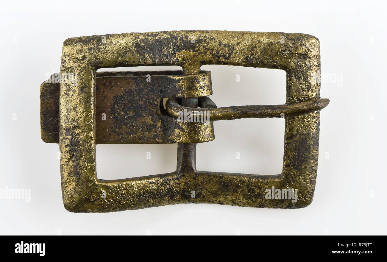 Rectangular buckle with middle post, sting and baffle plate, buckle ...