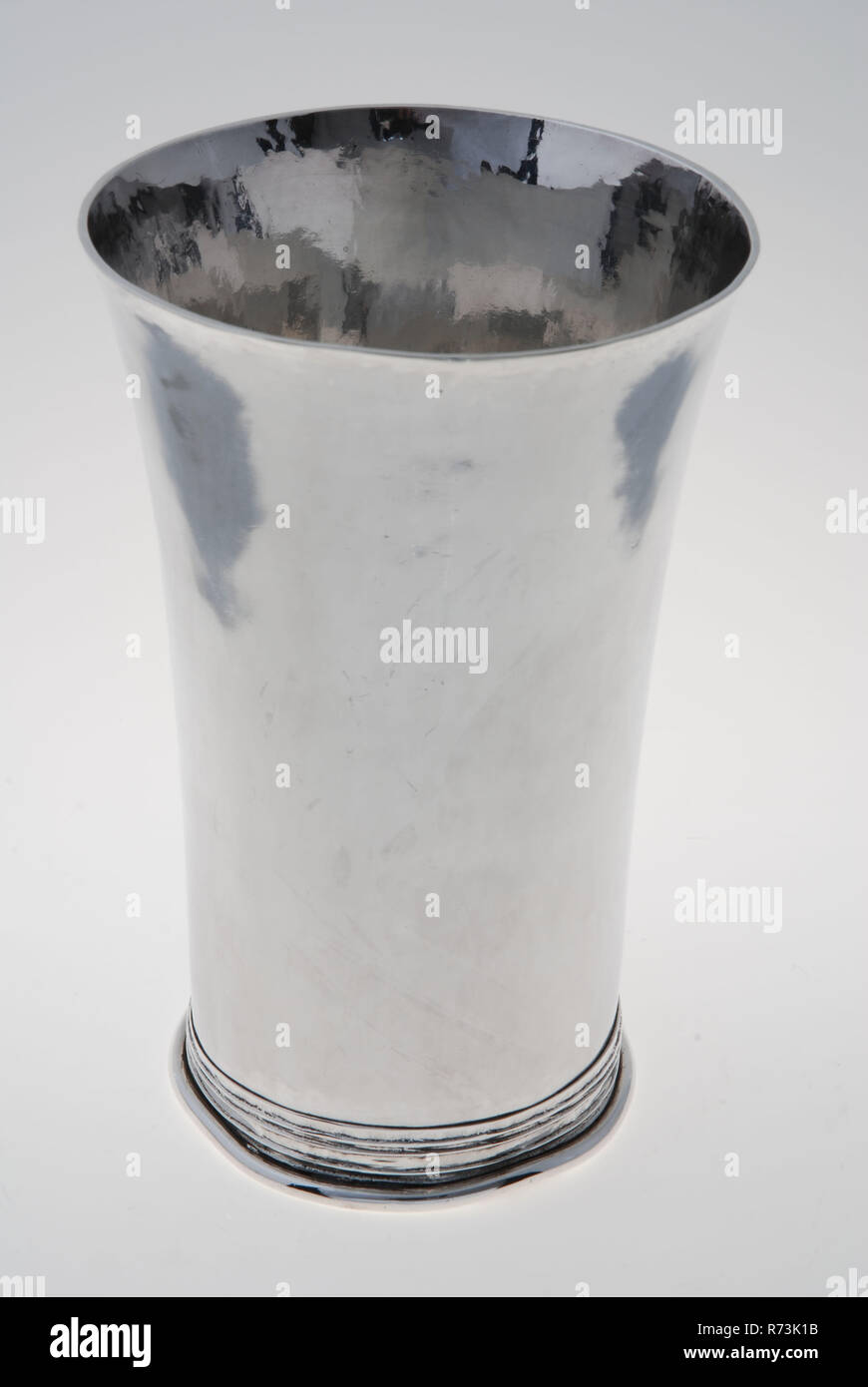 Johan Kaff (?), Smooth supper cup with profile edges above plinth ...
