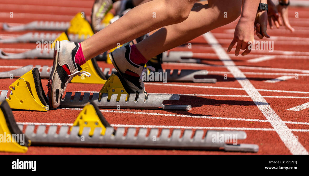 Athletic starting block runners hi-res stock photography and images - Alamy
