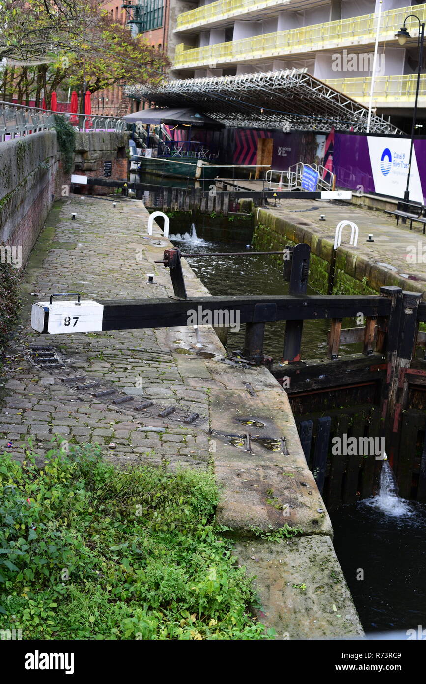 Lock gates on the rochdale canal hi-res stock photography and images ...