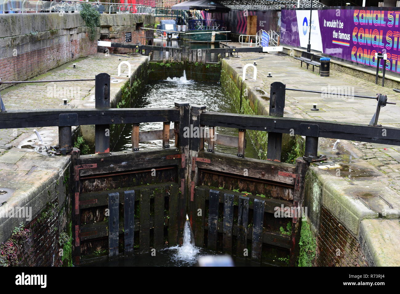 Lock gates on rochdale canal hi-res stock photography and images - Alamy
