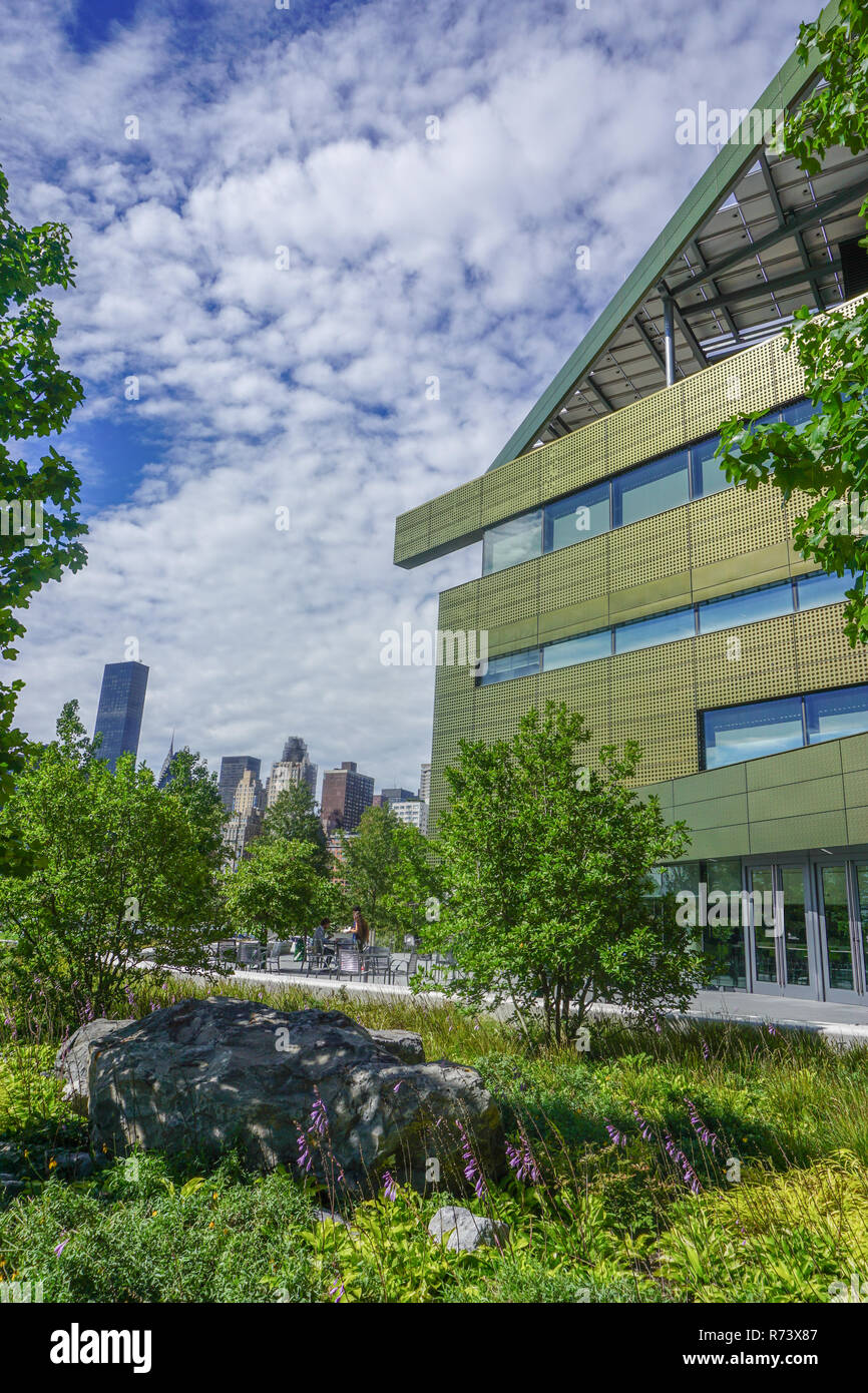 Roosevelt Island, New York / USA - Sept. 27, 2018: The Bloomberg Center ...
