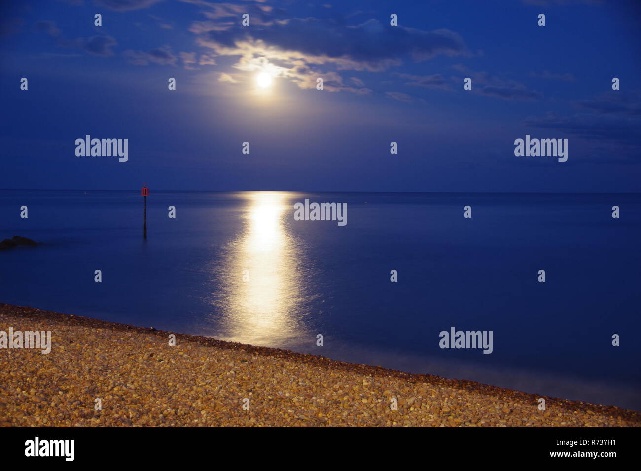 Full moon regatta hi-res stock photography and images - Alamy