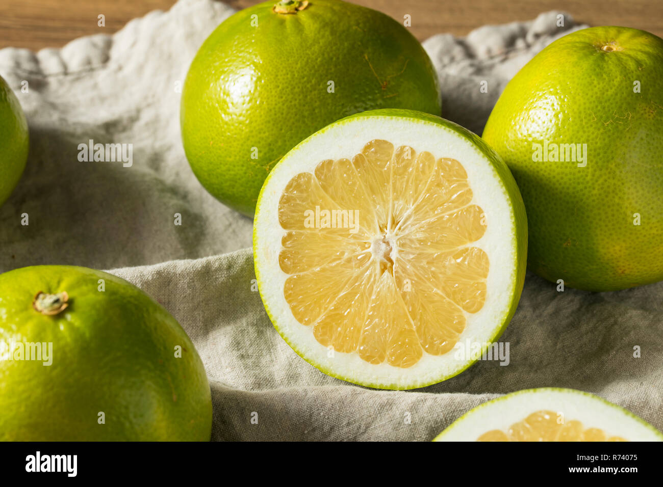 Golden pomelo hi-res stock photography and images - Alamy